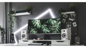 The 40 Best White Gaming Setups 2021 (Minimal, Retro, Anime)