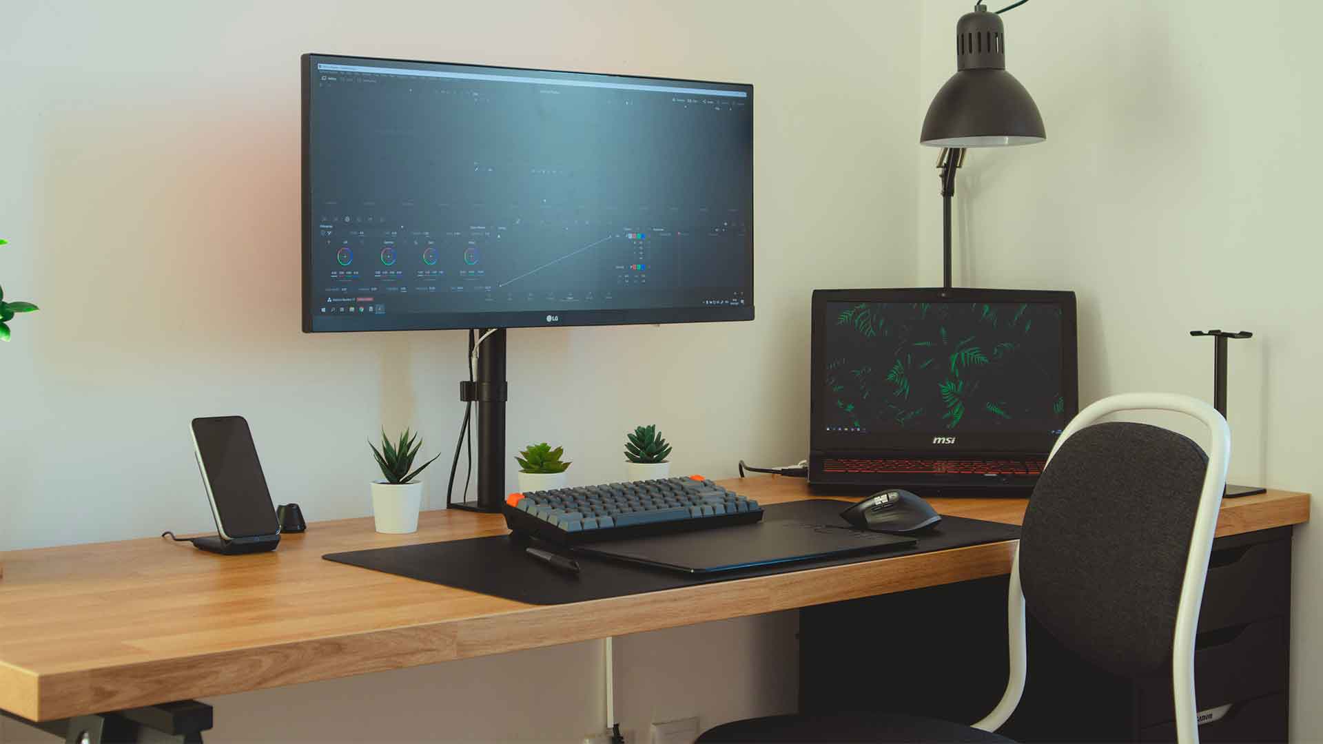 15 Inspiring Minimalist Gaming Room Setups 2025