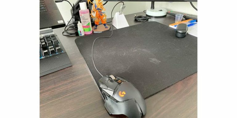 A Quick Guide On How To Use A Mouse Bungee Properly (2021)